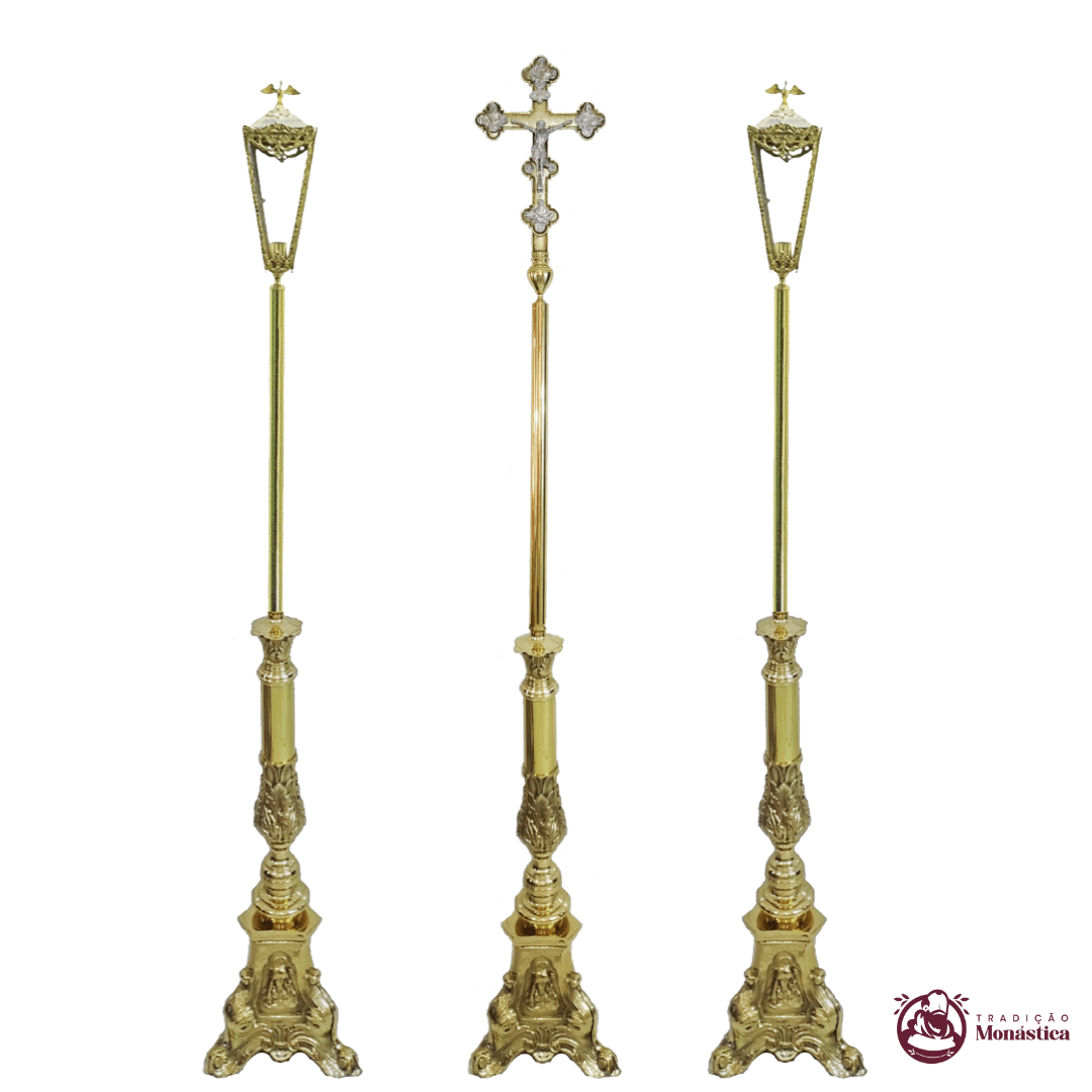 Conjunto De Cruz E Tochas Para Procissão - Base Jesus, Maria e José ...